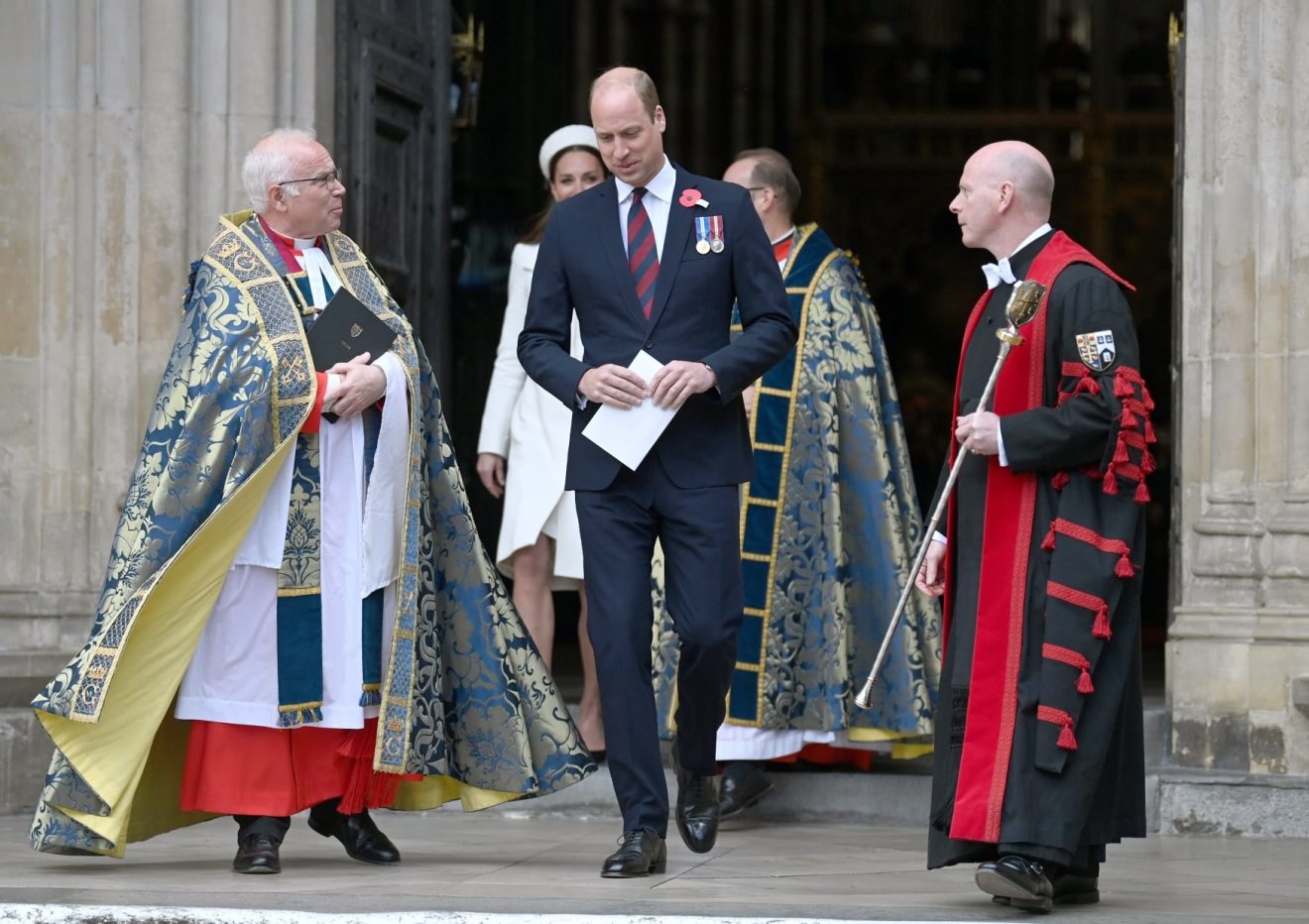 Royal scion Prince William marks Anzac Day, Kate Middleton joins in at ...