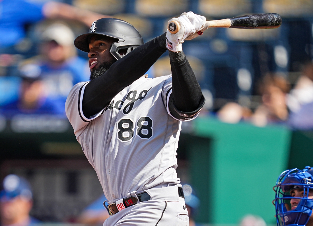 Luis Robert drives in 4 to power White Sox past Royals - CWEB