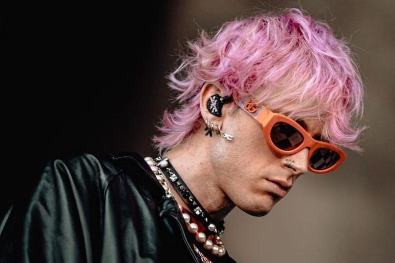 Celebrity Machine Gun Kelly Gives ‘Bloody’ After-Party Performance and ...