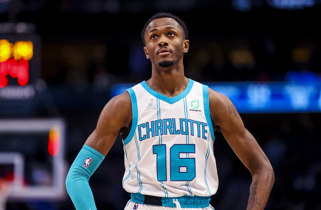 Hornets G Scottie Lewis undergoes surgery for broken leg - CWEB
