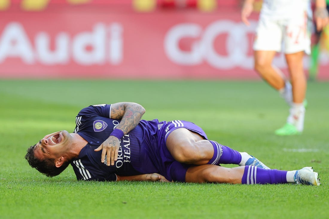 MLS Orlando City F Alexandre Pato to undergo exploratory knee surgery ...