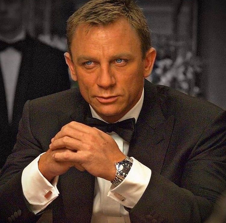 Watch: Celebrity Daniel Craig starrer Glass Onion takes top spot on ...