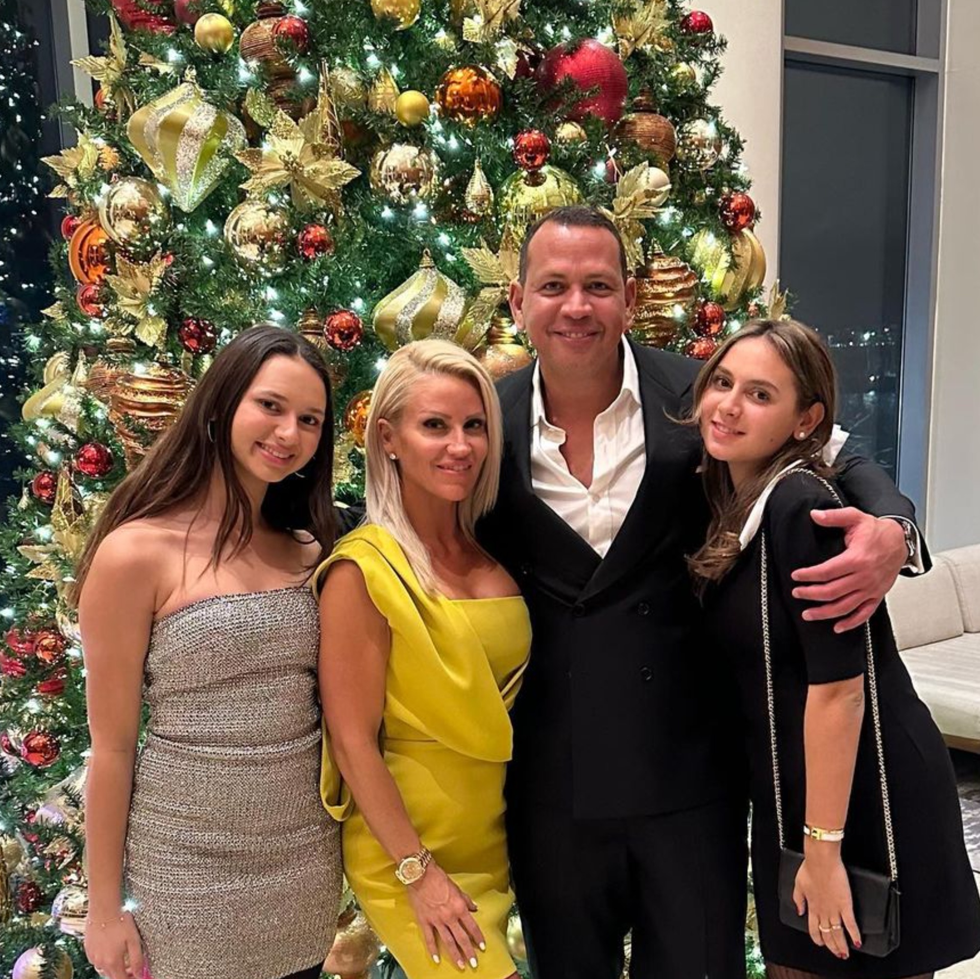 MLB Celebrity Alex Rodriguez goes Instagram Official with girlfriend ...