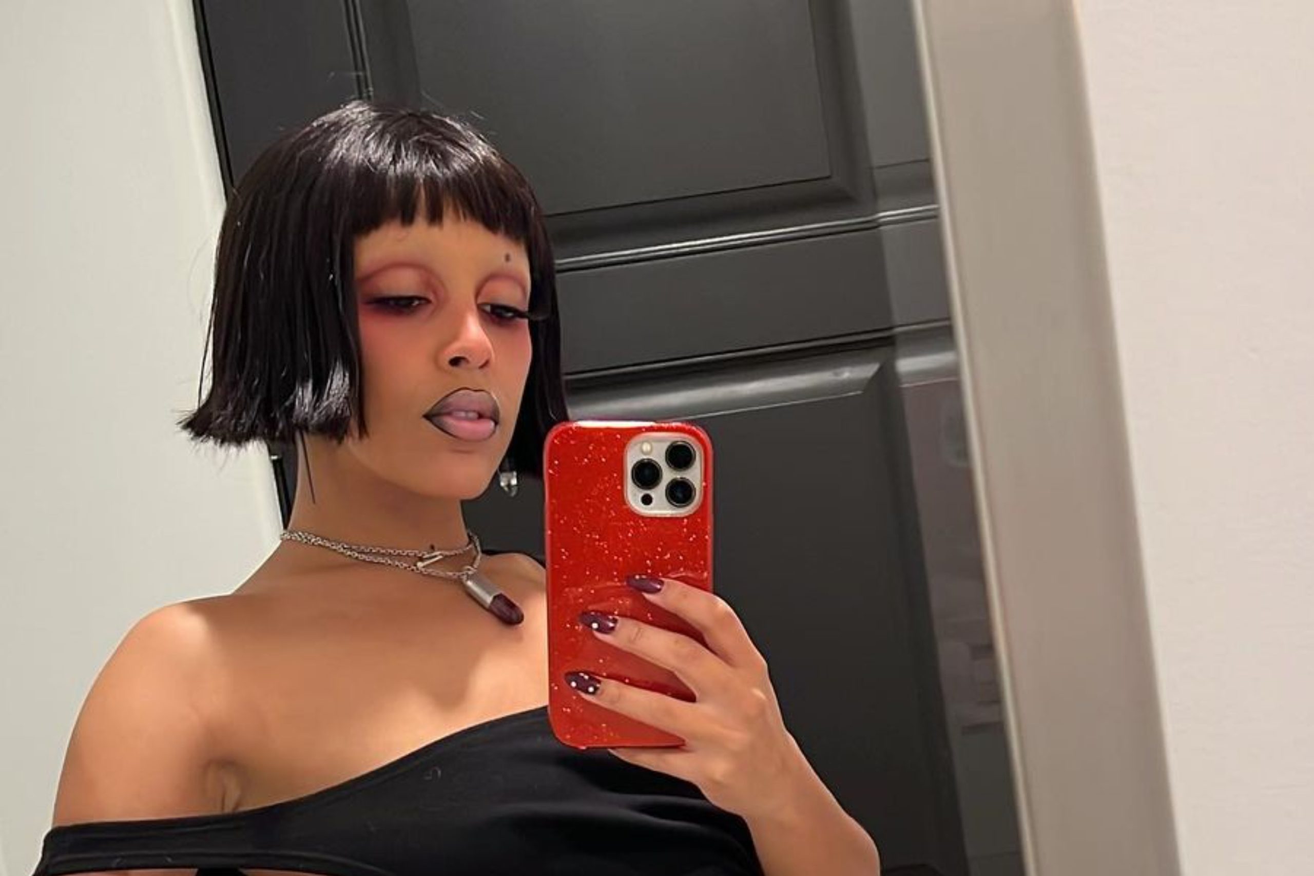 Celebrity Rapper Doja Cat Stuns Fans in Platinum Blonde Bob Look - CWEB
