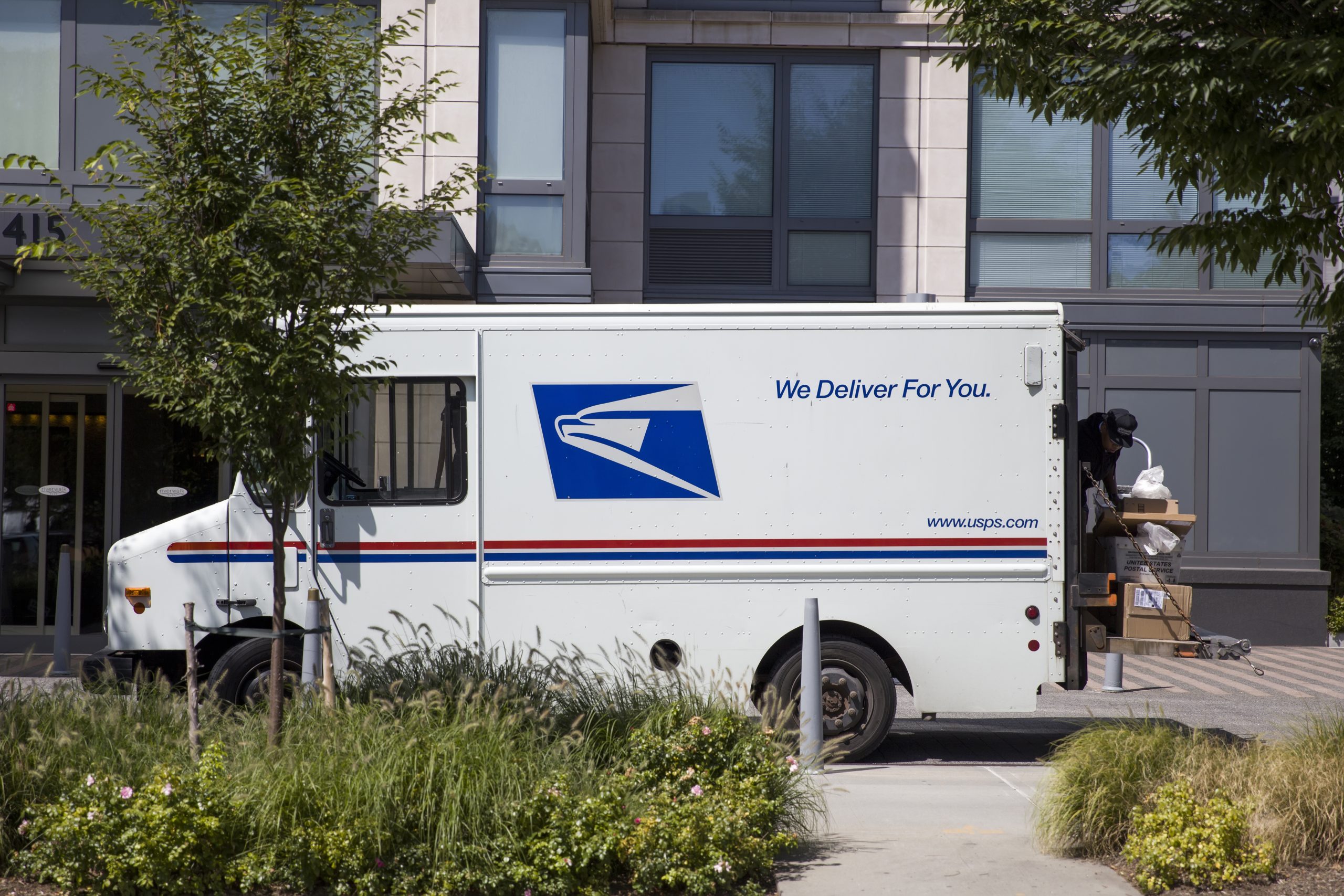 US Postal Service Mail Carriers Robbed at Gunpoint in Sacramento County ...
