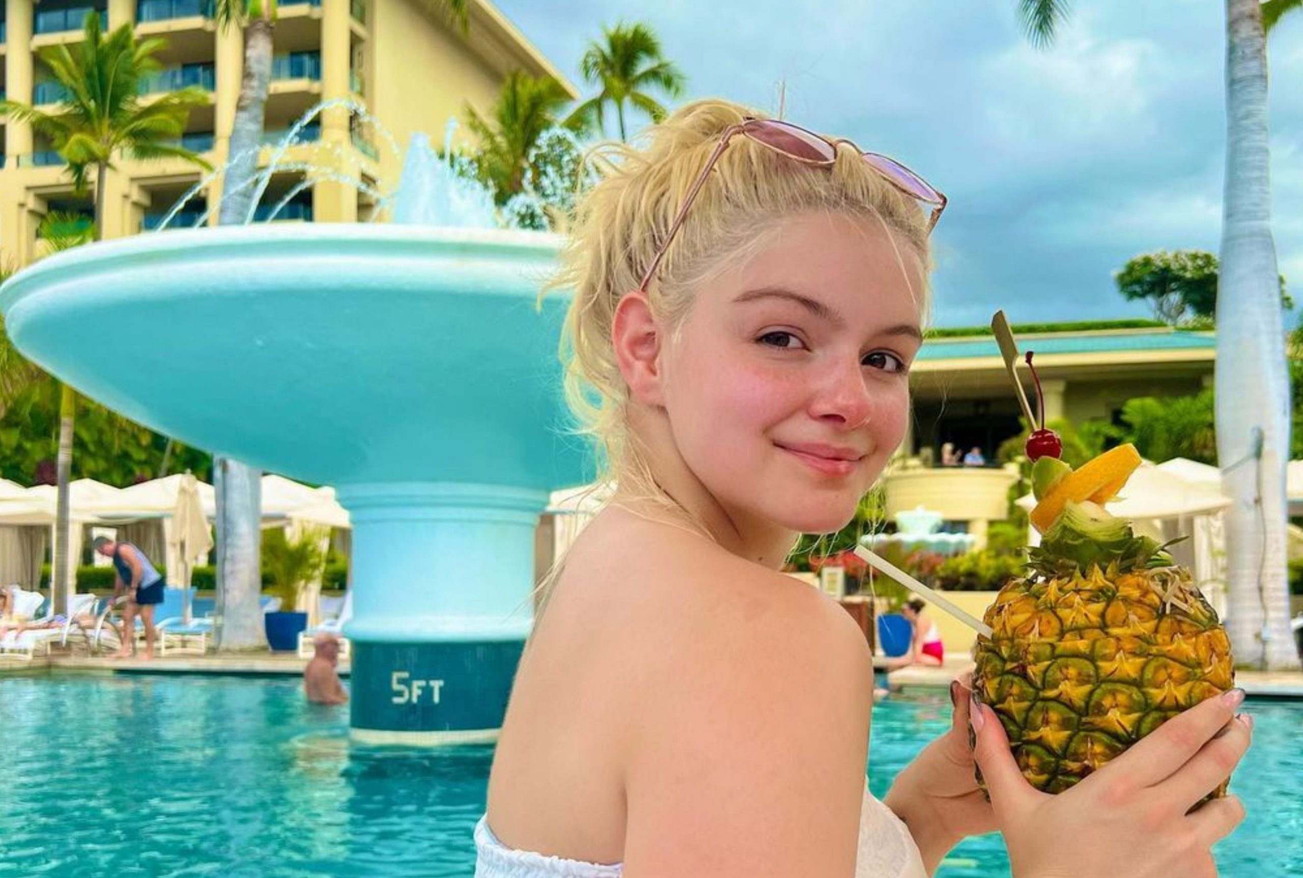 Celebrity Ariel Winter Turns 25, Shares Rare Photos of Birthday Bash in ...