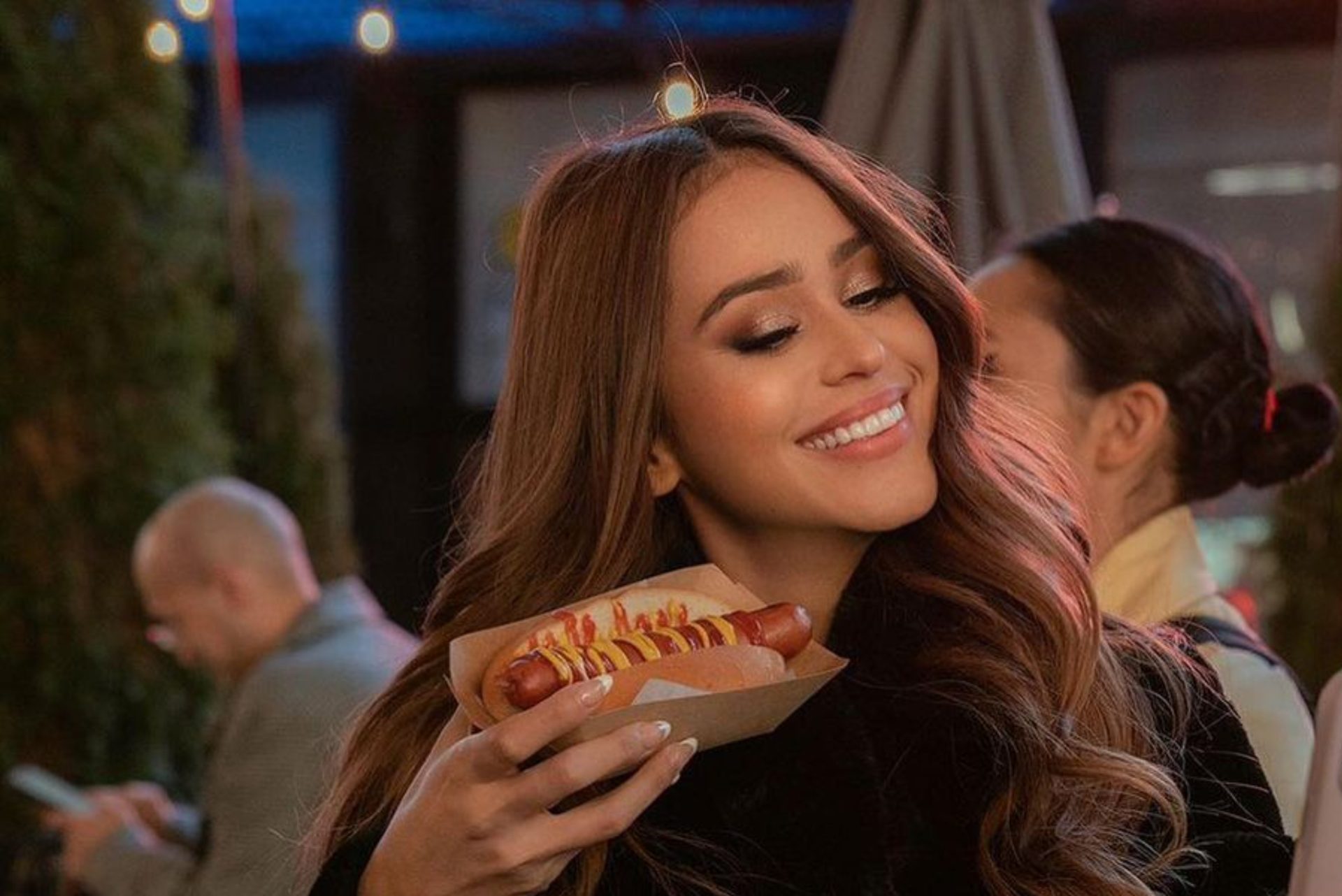 Celebrity Yanet Garcia Mesmerizes in Pink Leopard Pants with Spandex ...